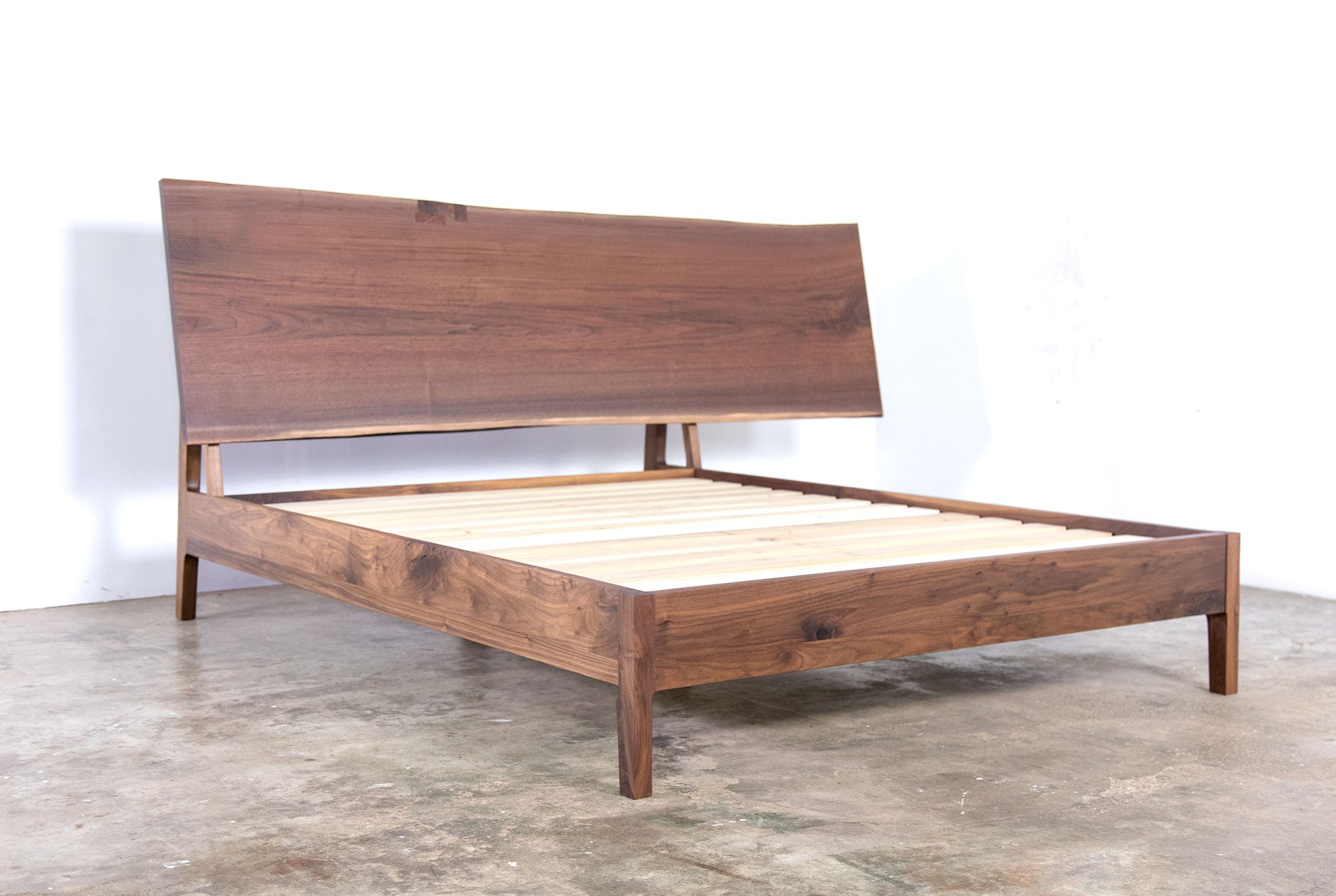 DEE DEE BED – SIOSI