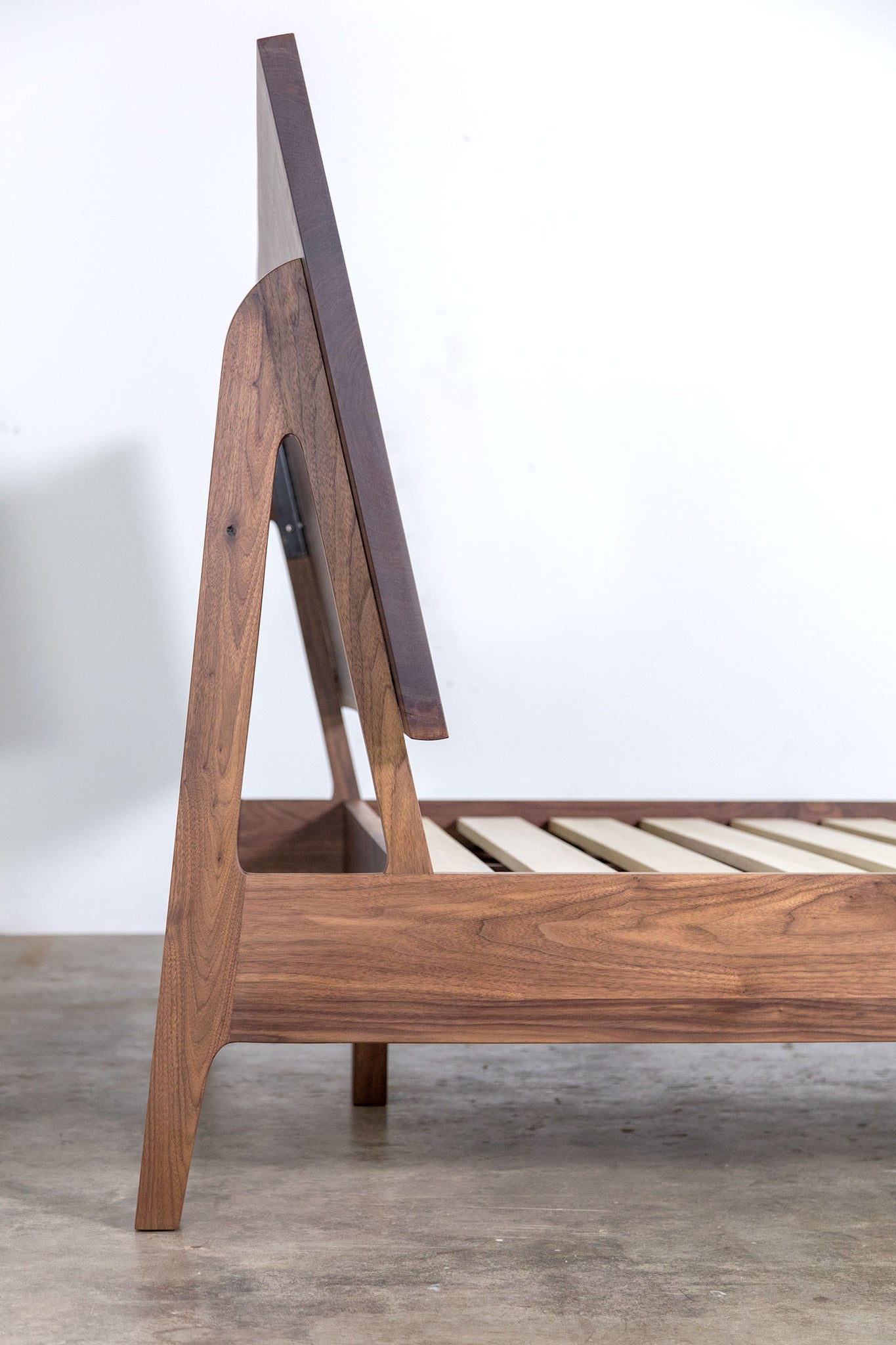 DEE DEE BED – SIOSI